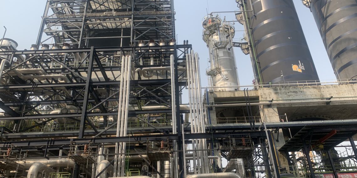 Dangote refinery reduces diesel prices to N940/litre for marketers buying 5million litres ...